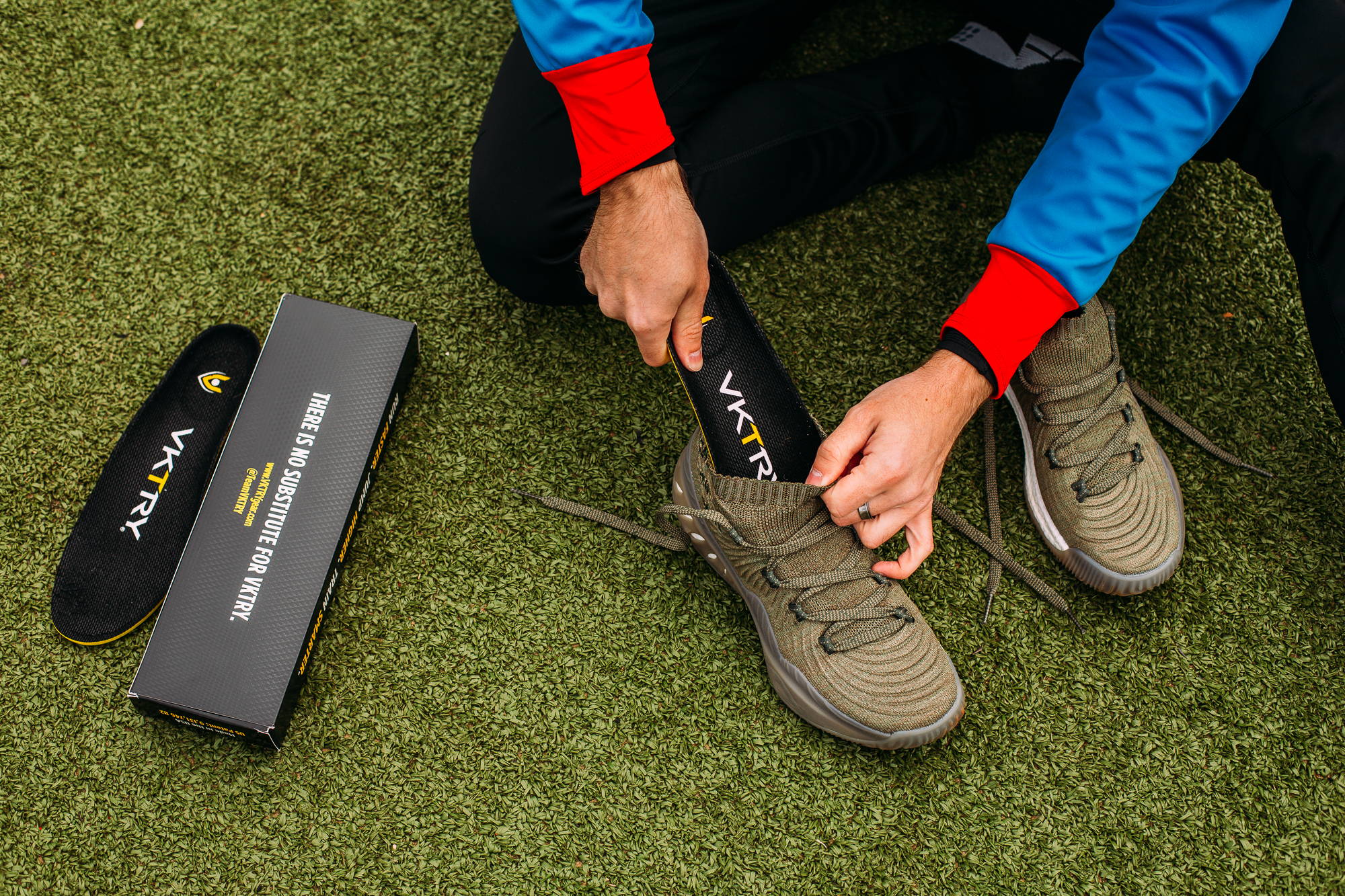 How To Remove Insoles From Shoes