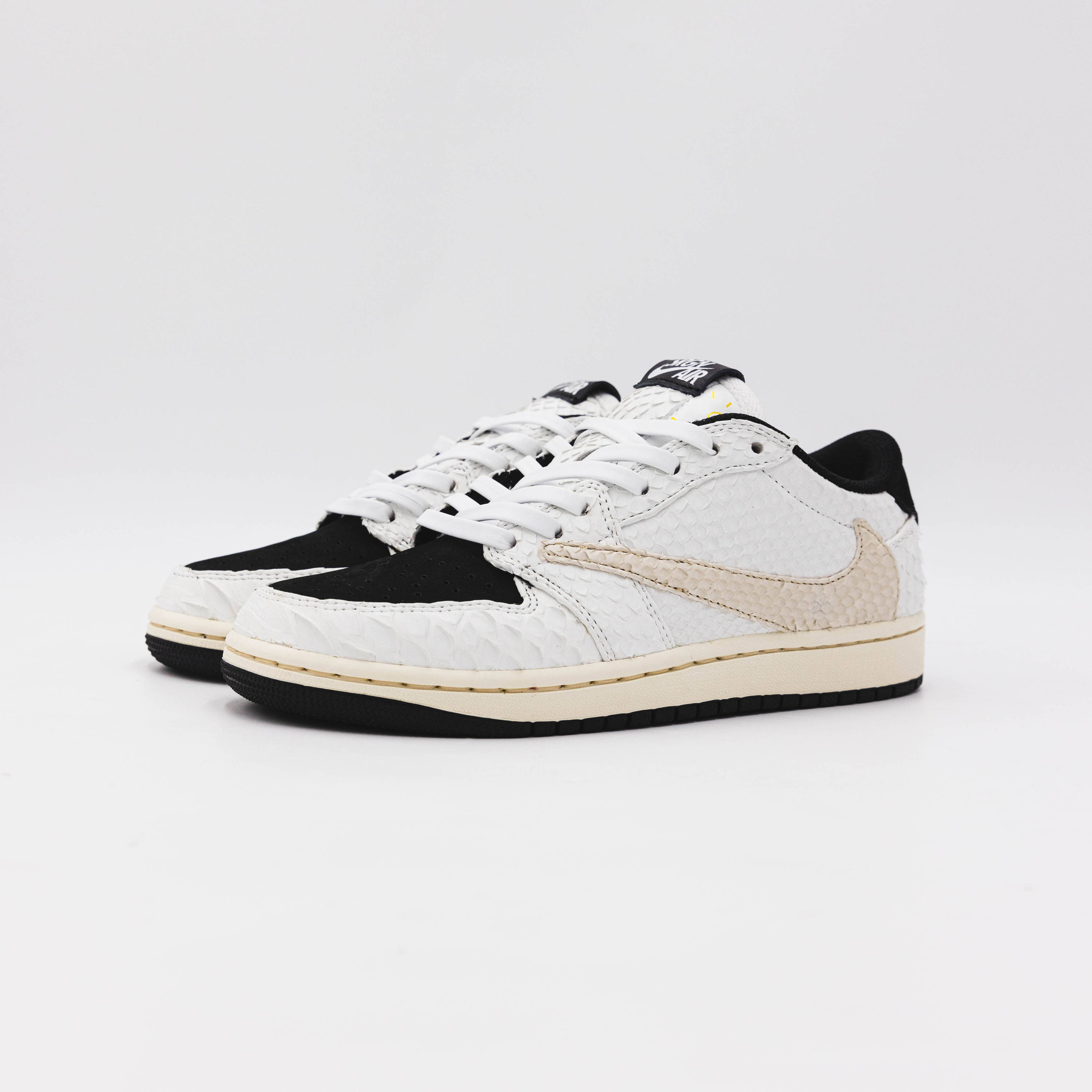 Handmade Custom Footwear – The Surgeon