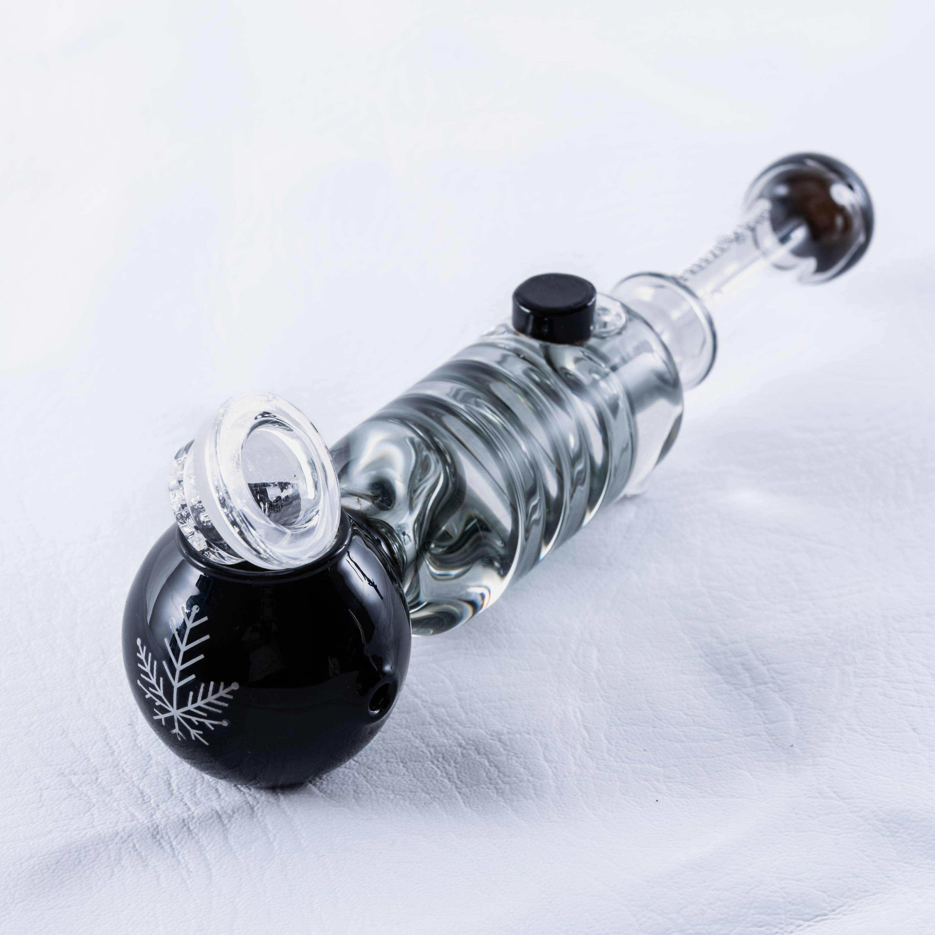 Glass Spoon Pipes | Smoke-Cooling | Ice-Cold Puffs – The Freeze Pipe