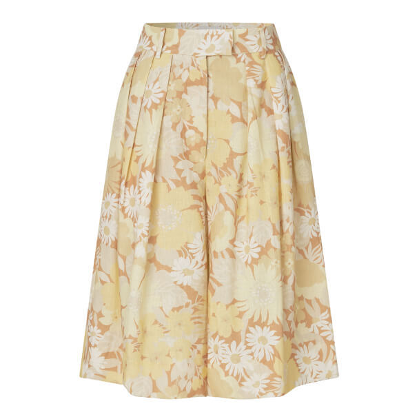 In Full Bloom: Summer Feeling With Fredrika Akander