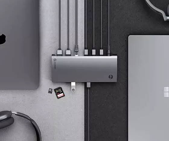 CLARITY 27'' UHD 4K Monitor + Thunderbolt 4 BLAZE Docking Station