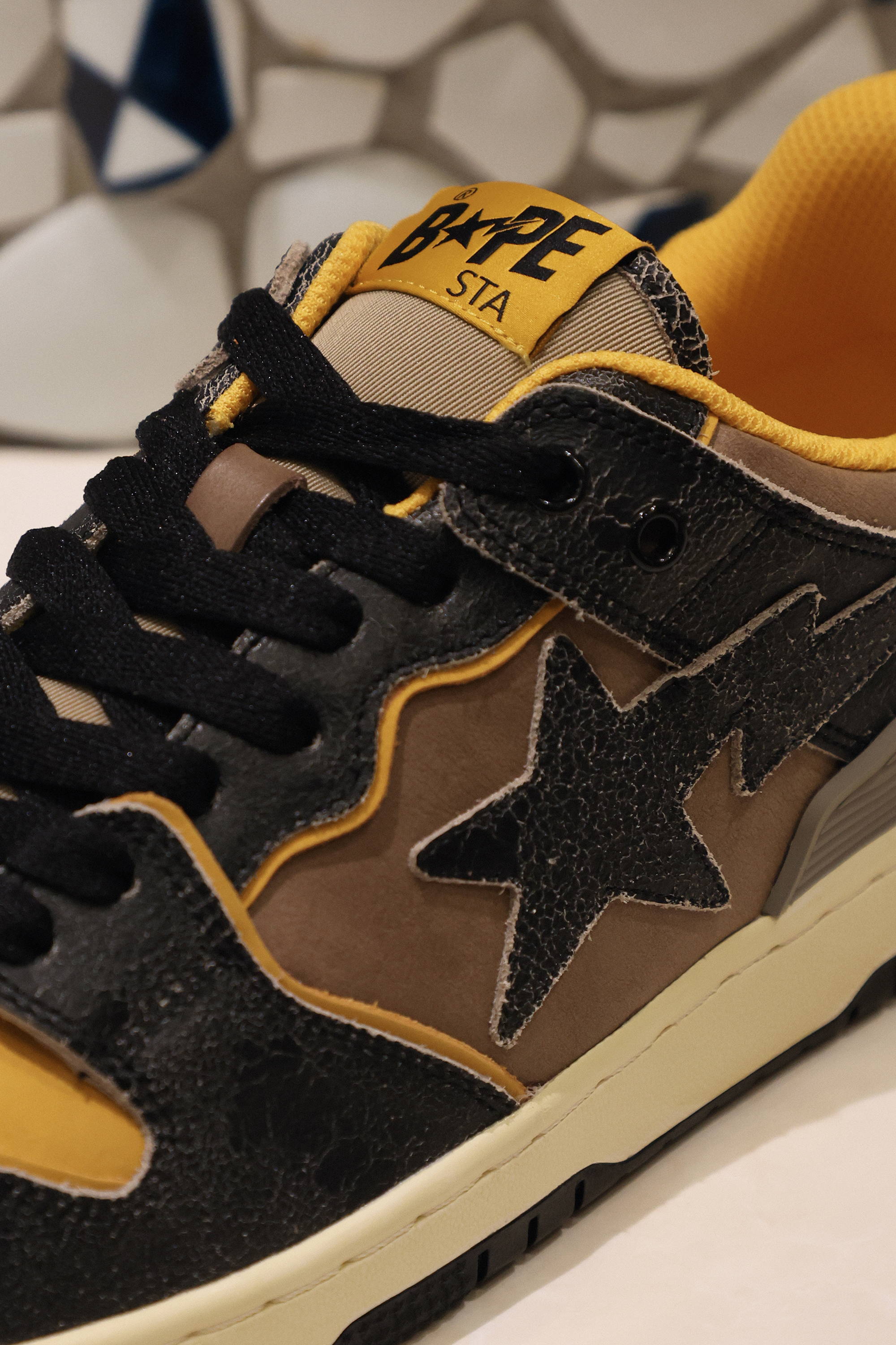 ヴィンテージ加工を施したBAPE® SK8 STAが登場 | bape.com ヴィンテージ加工を施したBAPE® SK8 STAが登場 | bape.com